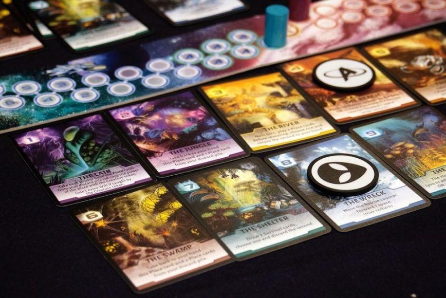 Not Alone - Un gioco da tavolo asimmetrico nello spazio profondo ...