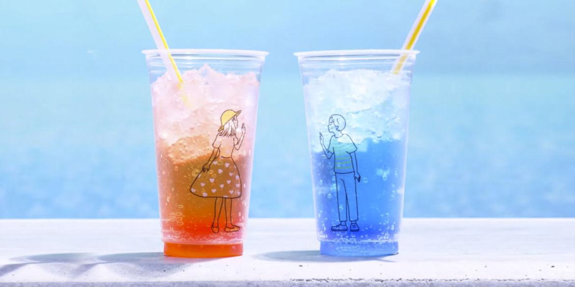 Il nuovo design dei bicchieri di McFizz dà vita a scene "piccanti ...