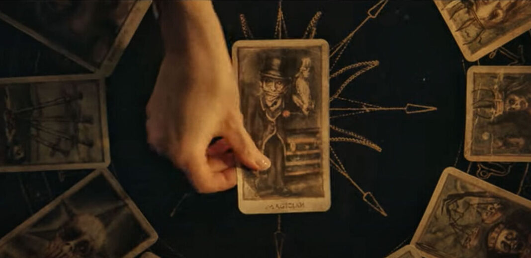 La Profezia Del Male La Morte Arriva Con Le Carte Nel Trailer Del
